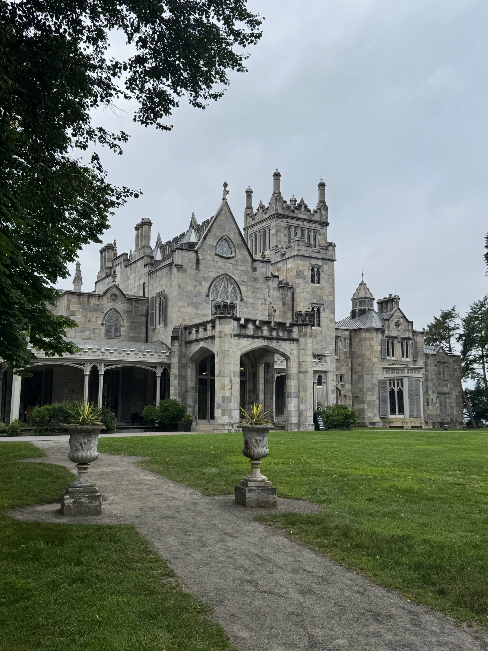 Weekend: Lyndhurst (+solo pool time) - Laura Vanderkam